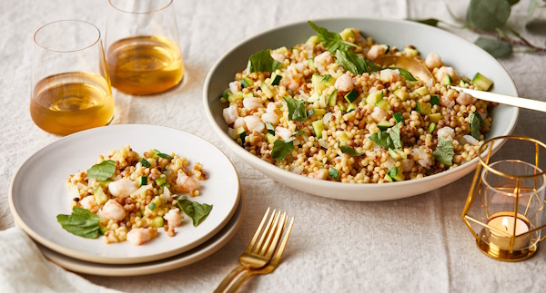 Фрегола (Fregola) паста с лососем копченым, сыром, морепродуктами